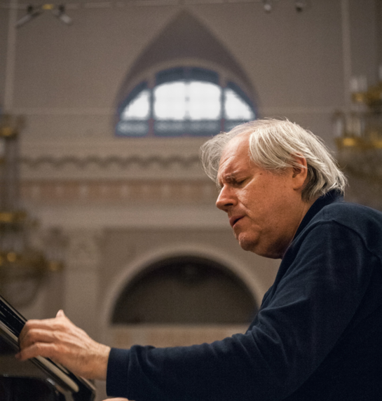 Prague Radio Symphony Orchestra | Alevtina Ioffe | Timothy Chooi ...
